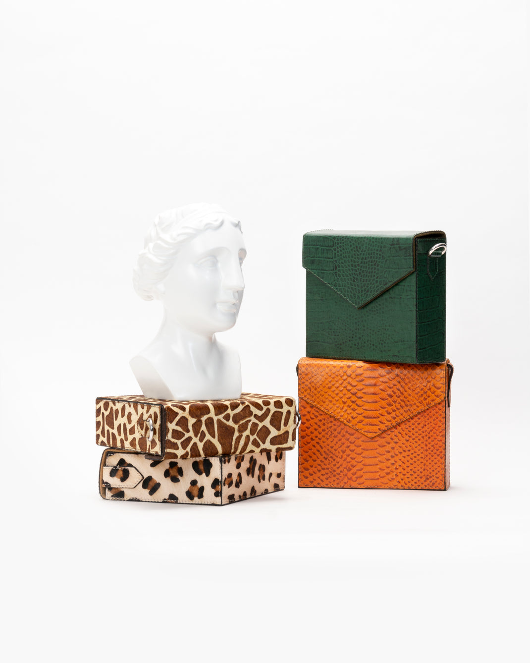 Custom Leather Fashion Accessories - CustoModa
